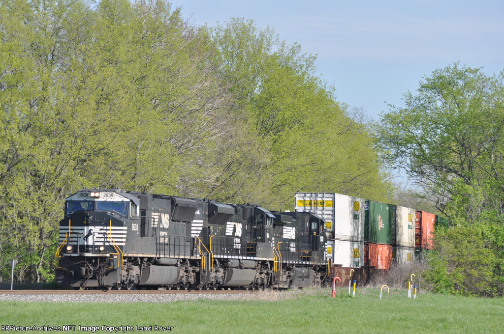 NS 2638 On NS 215 Eastbound